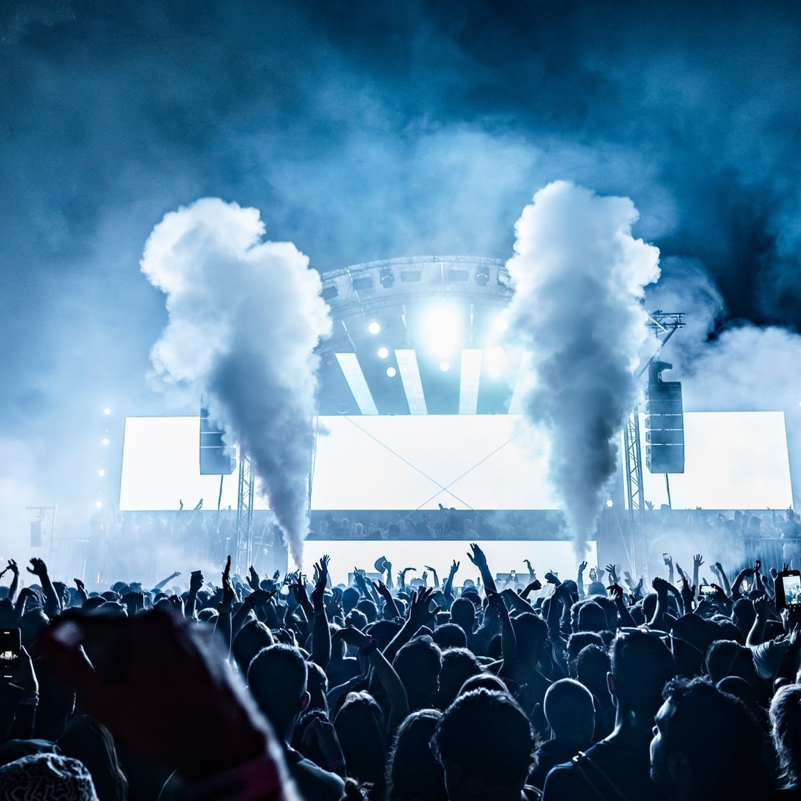 Ely Oaks Tour Dates 2026-2027 | Music Festival Wizard